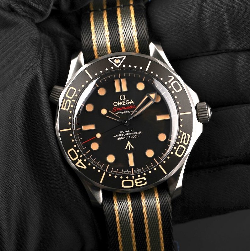 Speedmaster Diver 300M “007 Edition” Fabric Strap 21092422001001 – Rare ...